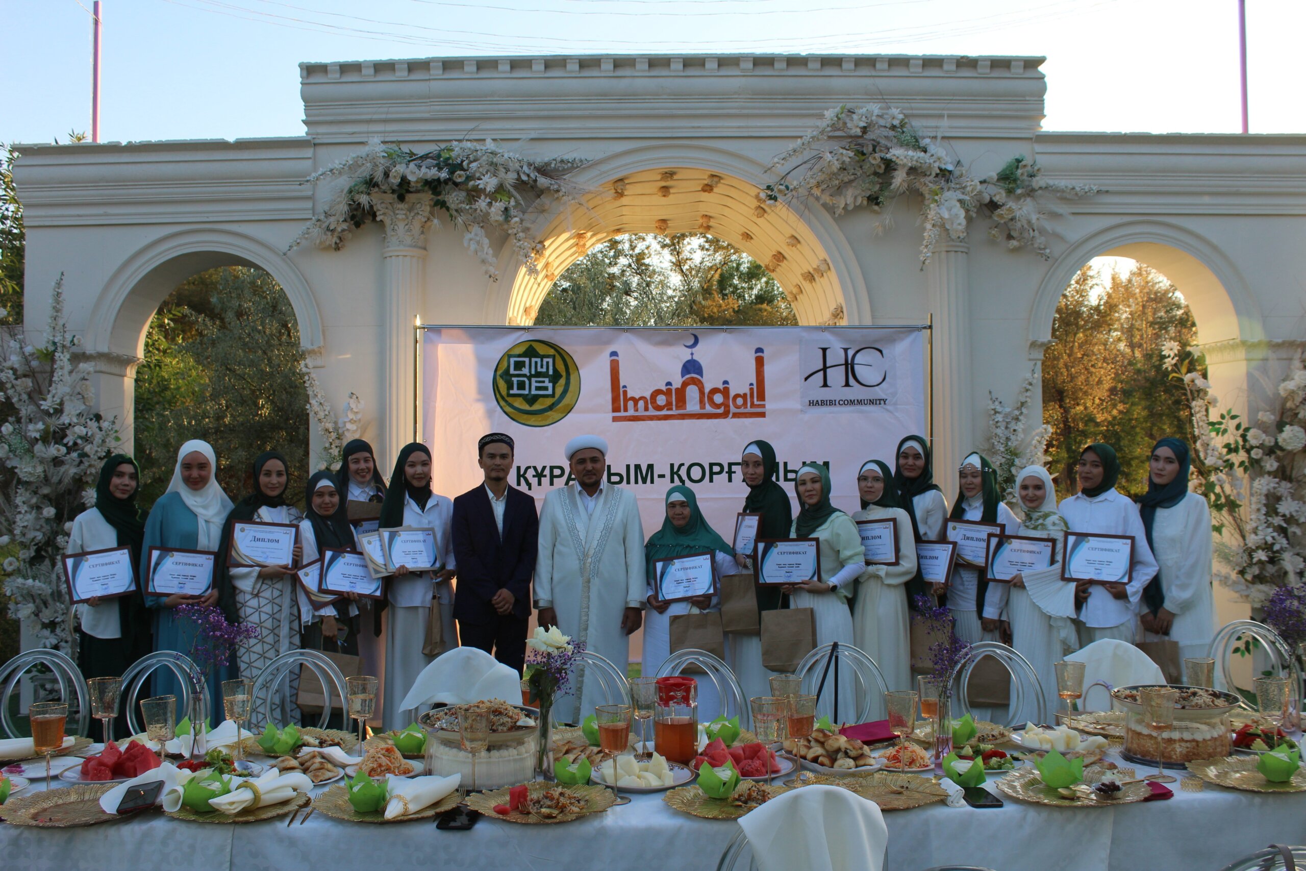 Атырауда Құранға түскен шәкірттерге құрмет көрсетілді (+ ФОТО) | AMIN.KZ