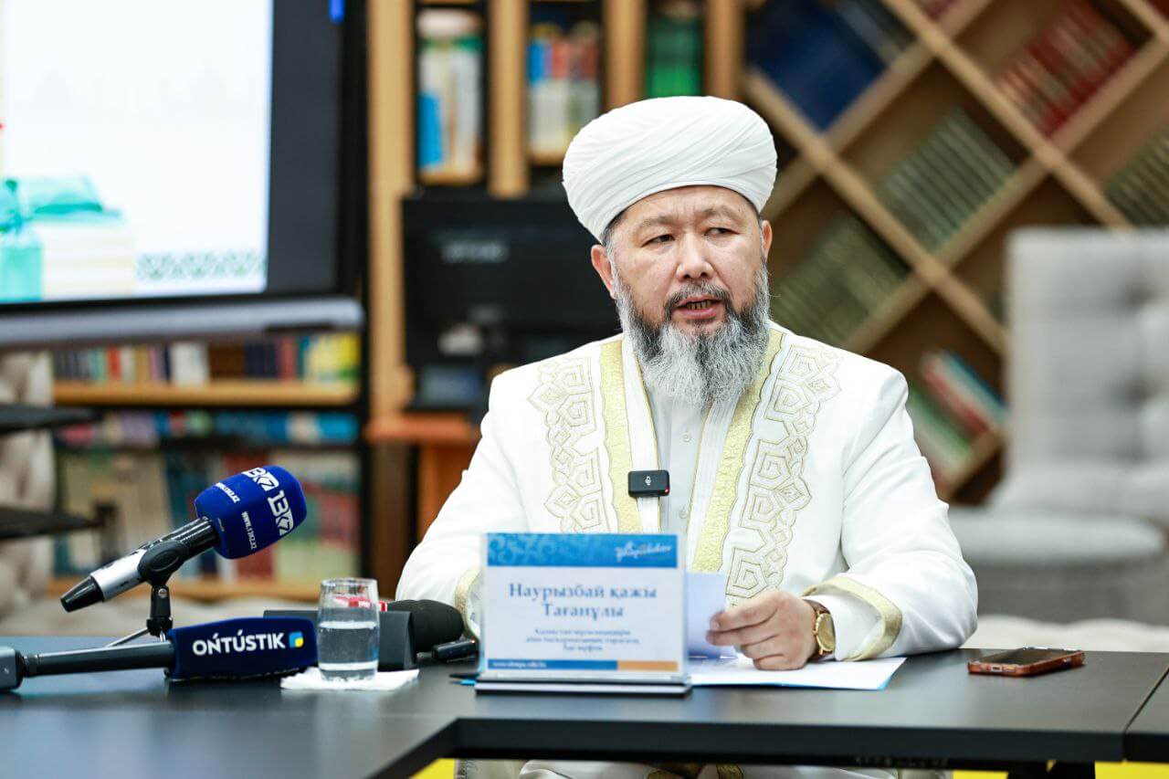 ҚМДБ төрағасы зиялы қауым өкілдерімен кездесті (+ ФОТО) | AMIN.KZ