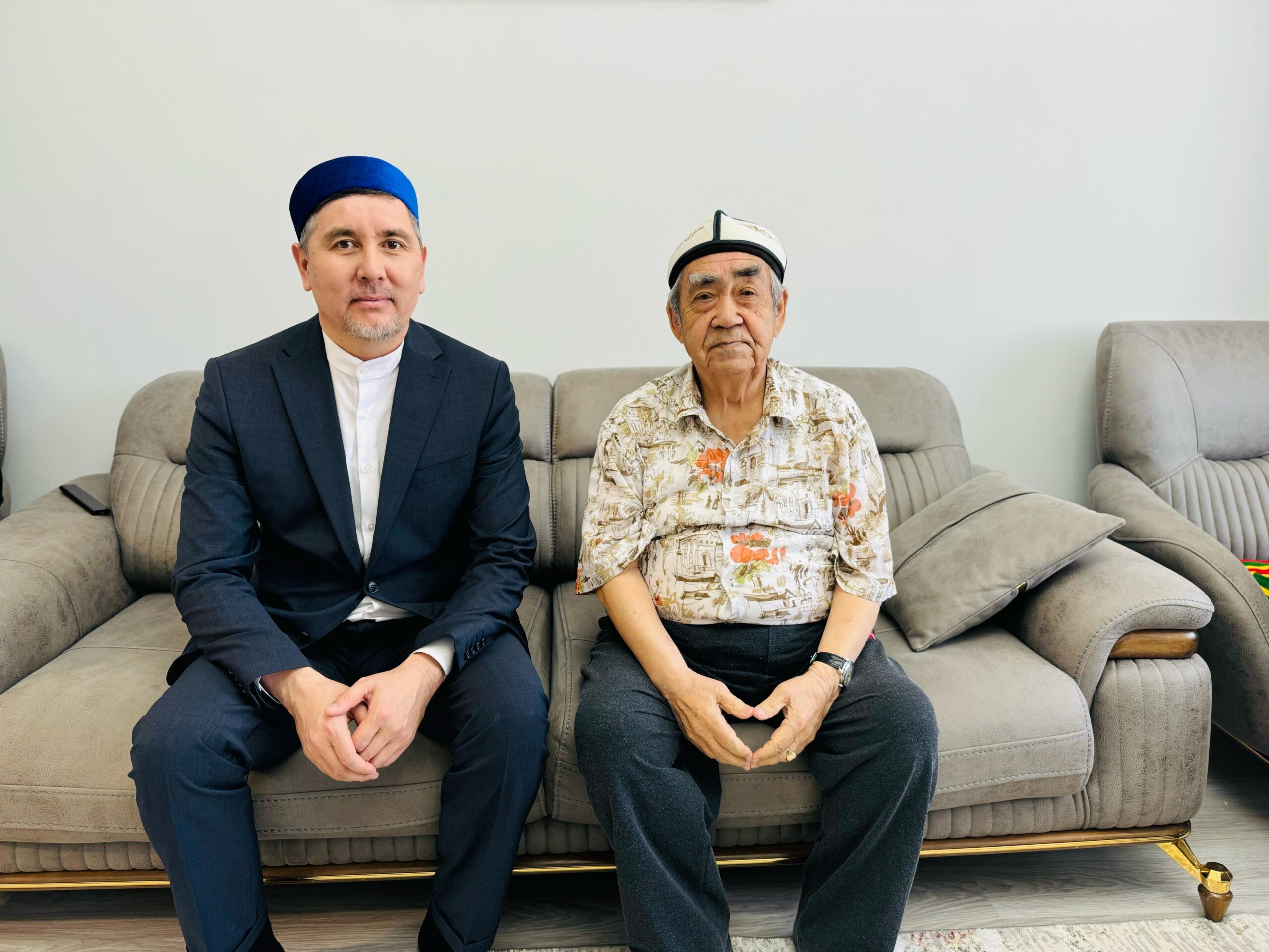 Бас имам белгілі қаламгерге зиярат жасады (+ФОТО) | AMIN.KZ